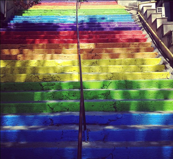 Cihangir merdivenleri rengarenk