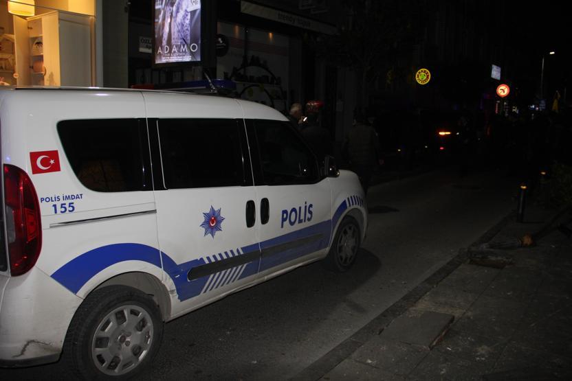 Direksiyon başında kriz geçiren vale lüks cip ile iş yerine girdi ...