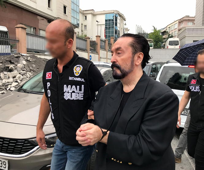 Adnan Oktar soruşturmasında 6 sır ölüm - CNN Türk Sondakika Haberler