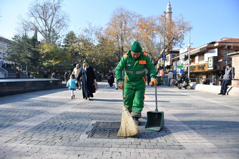 Kediye bere takan işçi fenomen oldu - Günün Haberleri
