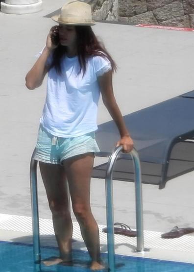 Nehir Erdoğan ile Renan Kaleli ilk kez Bodrum'da görüntülendi - Magazin ...