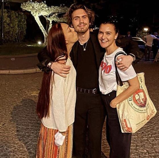 Şevval Sam, oğlu Taro Emir Tekinin özel hayatıyla ilgili tutumu ...