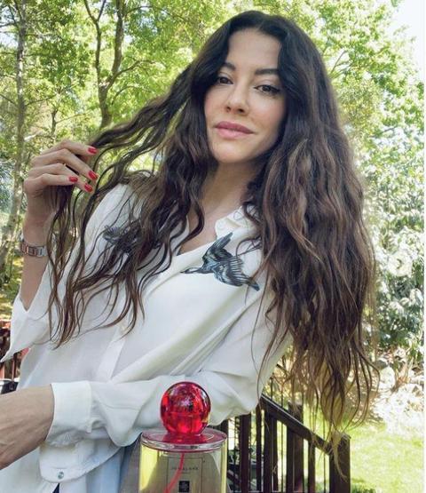 6 aylık hamile olan Başak Dizer'den karnı burnunda yeni poz! - Magazin ...