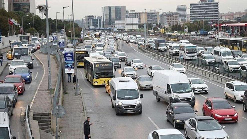 Eski tip sürücü belgesi olanlar dikkat! Ehliyet yenileme süresi için ...