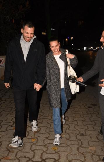 Aslı Enver'den eşi Berkin Gökbudak'a: Hadi biraz beni öv - Magazin ...