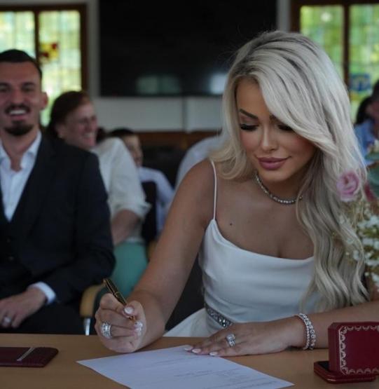 Mergim Berisha, sevgilisi Edona Rudaku ile evlendi