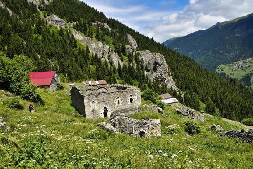 Santa Harabeleri tarihi ve doğal güzellikleriyle göz kamaştırıyor ...