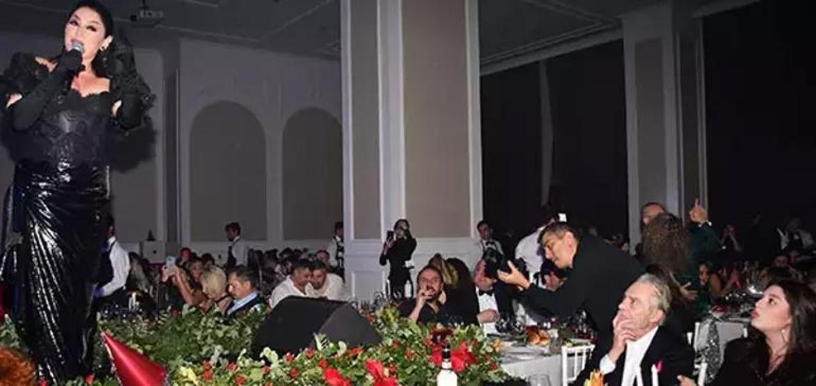 Aşkın Nur Yengi konserinde Haluk Bilginer sürprizi - Son Dakika Magazin ...