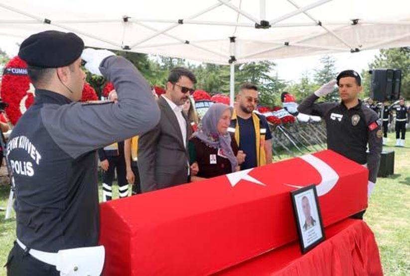 En acı an: Şehit polis son yolculuğuna uğurlandı - Günün Haberleri