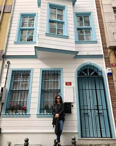 Hasibe Eren, 10 yıllık evine veda etti! - Magazin Haberleri