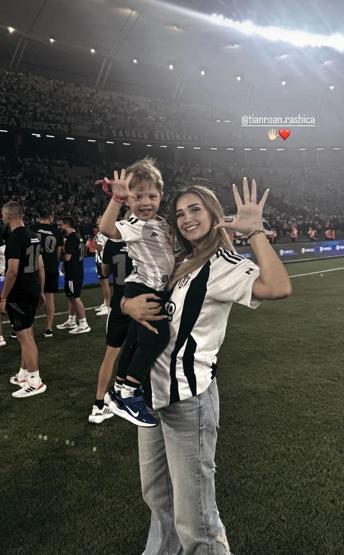 Beşiktaş'ın yıldızı Ernest Muçi'nin sevgilisi de sporcu çıktı! İlk kez ...