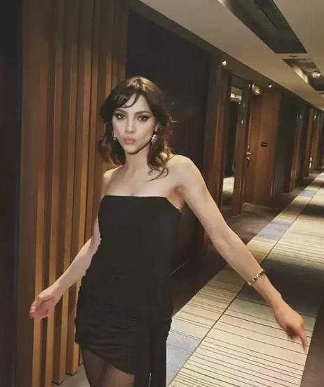 Dilin Döğer ile Atakan Özkaya sevgili mi? Uzak Şehir'in Zerrin'i o ...