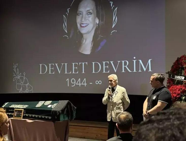 Yeşilçam'ın Siyah Boncuk'uydu! Devlet Devrim son yolculuğuna uğurlandı ...