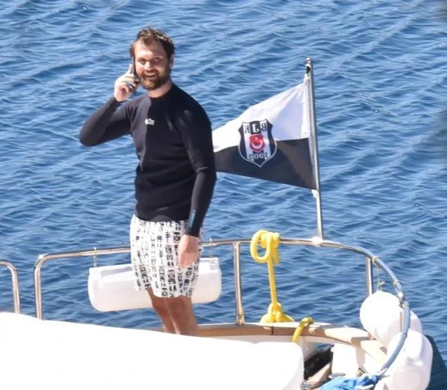 BEŞİKTAŞ DETAYI! Gözlerden Uzak Tatil! Aras Bulut İynemli Teknesinde ...