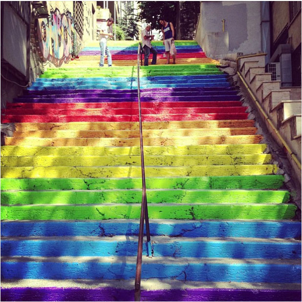 Cihangir merdivenleri rengarenk