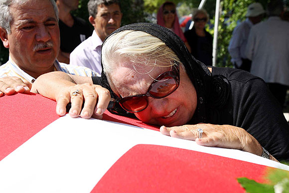 Muzaffer Tema sonsuzluğa uğurlandı - Son Dakika Sinema Haberleri