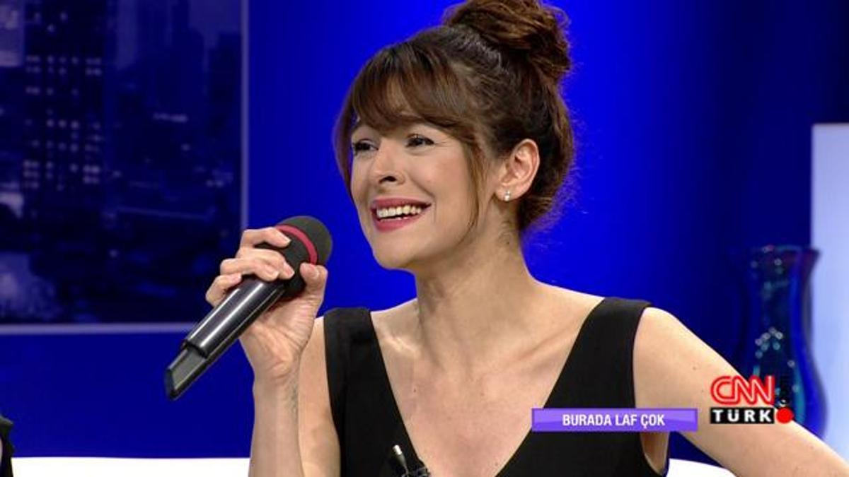 Gamze Topuz'dan taklit şov - Son Dakika Magazin Haberleri