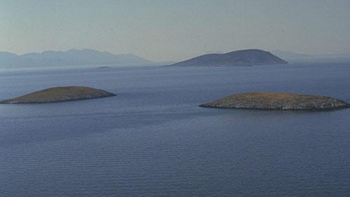 DP'li vekiller: Eşek ve Bulamaç Adası işgal edildi - CNN Türk Sondakika ...