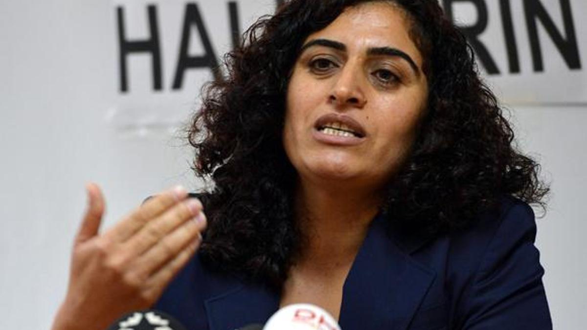 Bayrak indirilmesine HDP'den açıklama geldi - CNN Türk Haberler Son Dakika