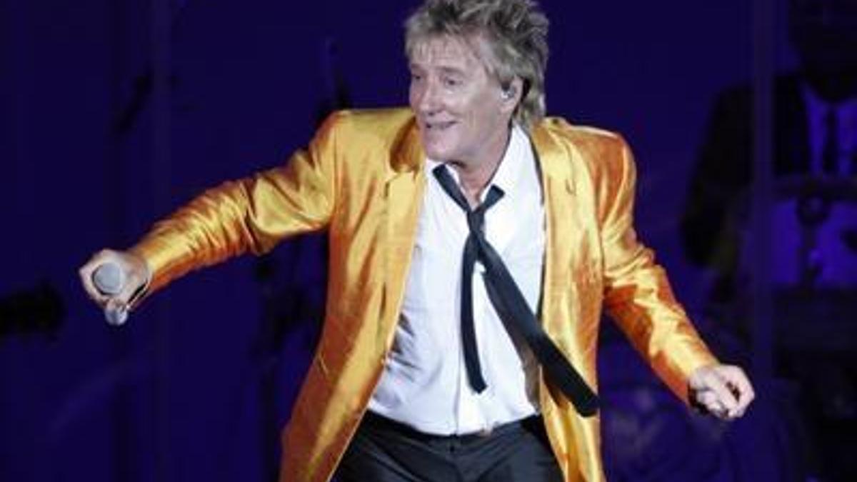 Rod Stewart 65'inde yine baba oluyor
