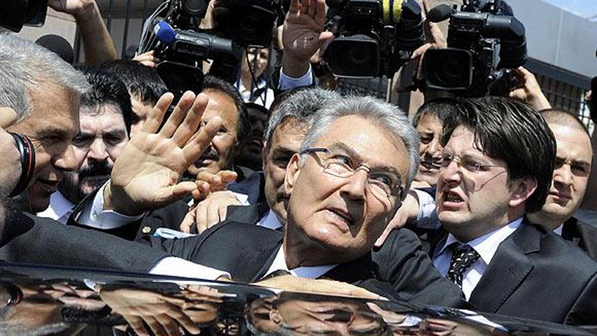 CHP Genel Başkanı Baykal istifa etti - CNN TÜRK Son Haberler
