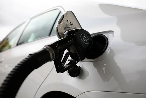 95 oktan kurşunsuz benzinin fiyatı arttı - Ekonomi Haberleri - Son ...