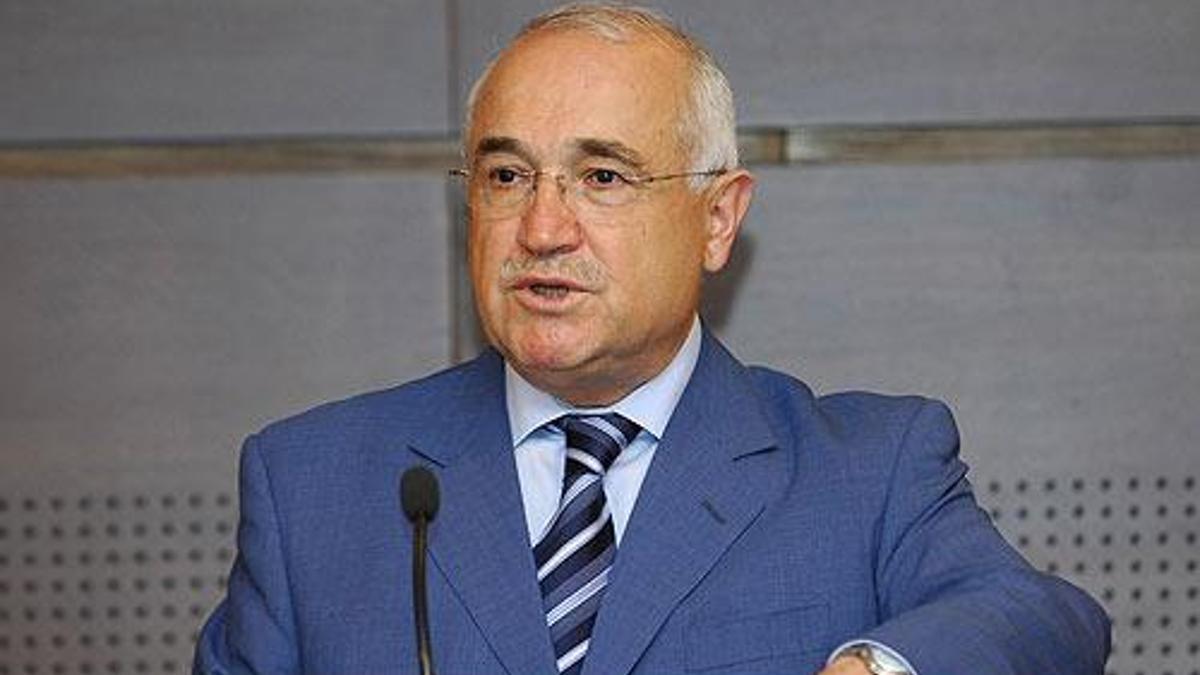 Cemil Çiçek de Gül yargılanamaz dedi - Son Dakika Haberler CNN Türk