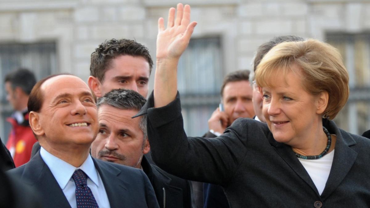 Berlusconi ile Merkel saklambaç oynadı - Son Dakika Dünya Haberleri