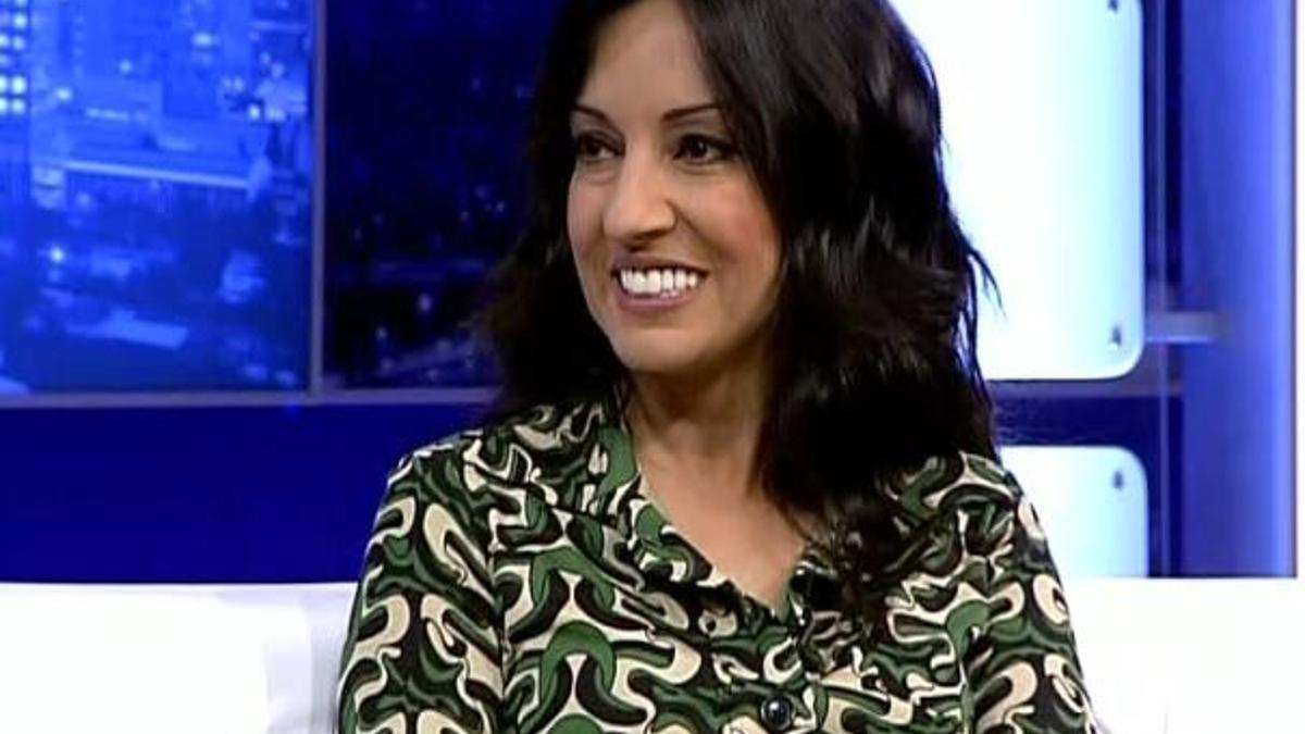 Zeynep Talu, şarkı sözü yazarken nasıl bir yöntem uyguluyor? | Video