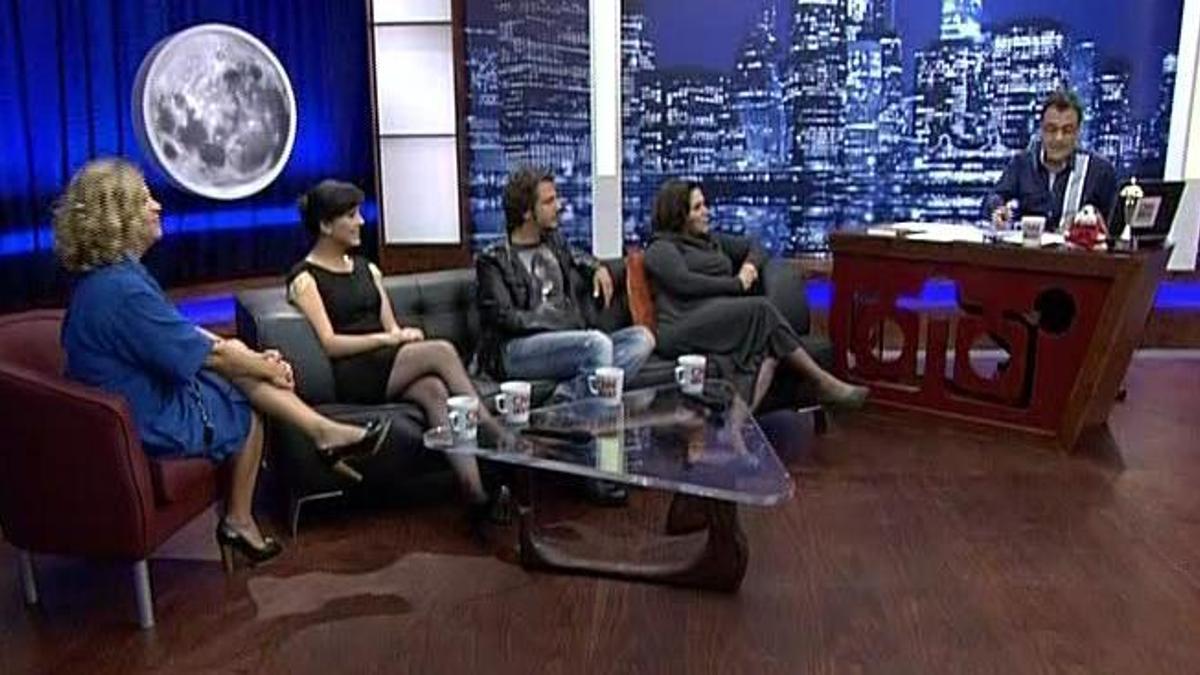 Funda Özkalyoncu, Mine Teber, Alp Korkmaz ve Yasemin Balık Mesut Yar'la ...