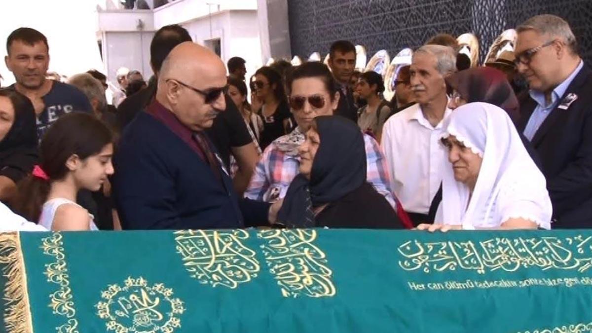 Alp Buğdaycı defnedildi - Günün Haberleri CNN Türk