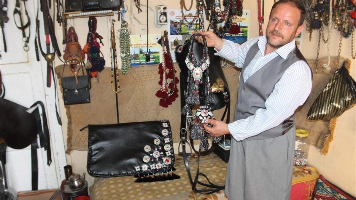 400 yıllık ata mesleği: Atlarını beslemeden iftar açmıyor - Gazete ...