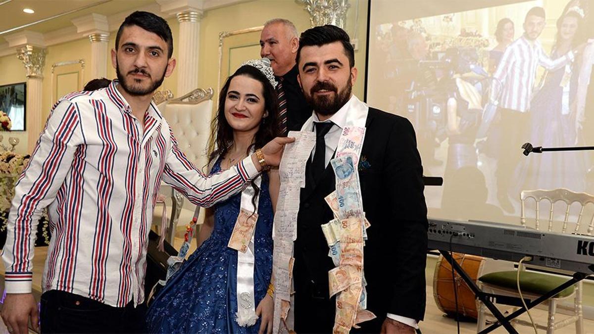 Damada takı yerine ceza makbuzu taktılar - Son Haberler | Video