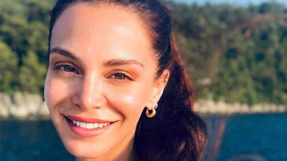 Cemre Kemer'in tatil tebessümü - Magazin Haberleri