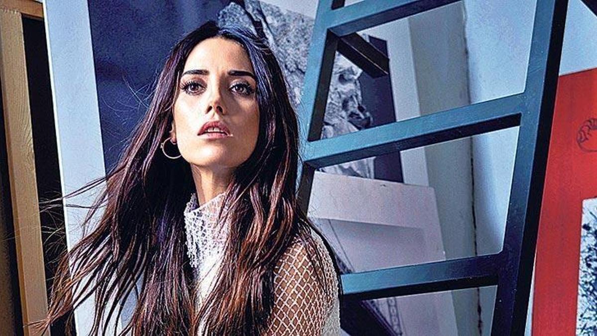 Cansu Dere minik dostları unutmadı - Magazin Haberleri