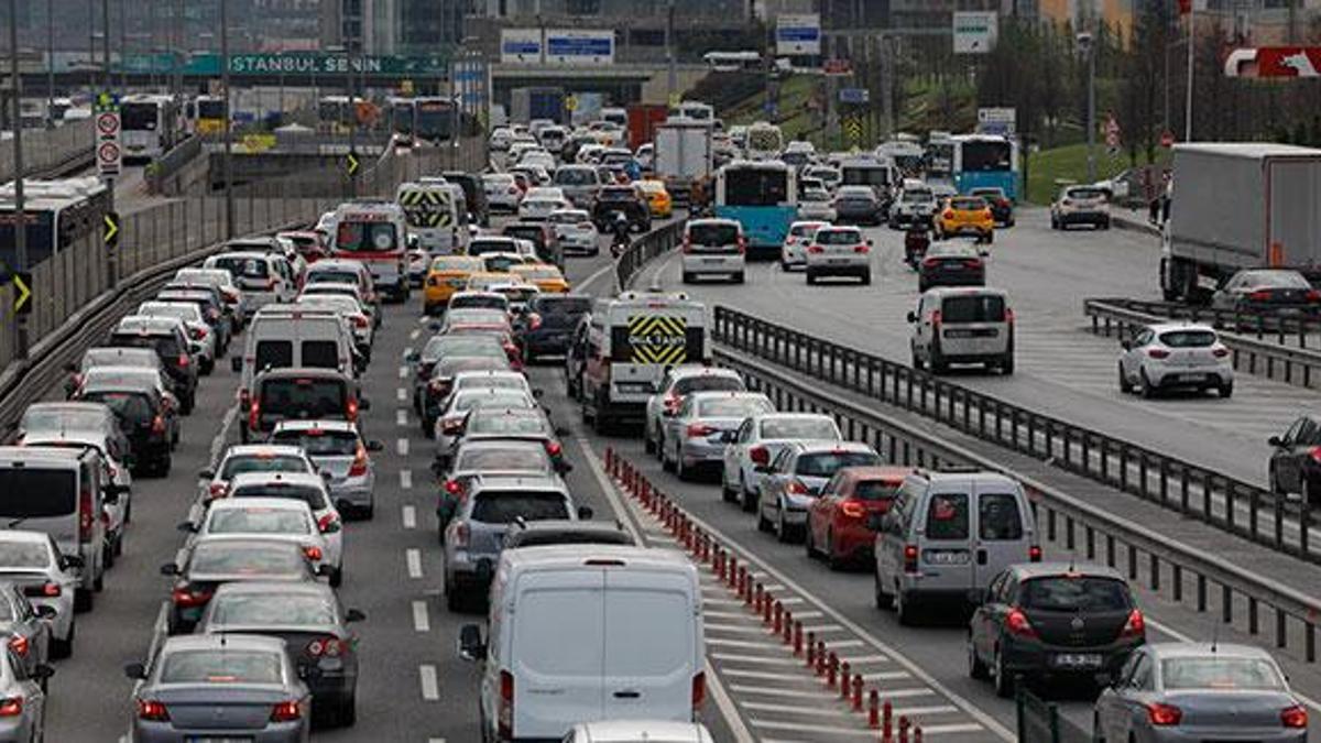 İstanbul'da mesai bitimi trafik yoğunluğu - En Son Haberler
