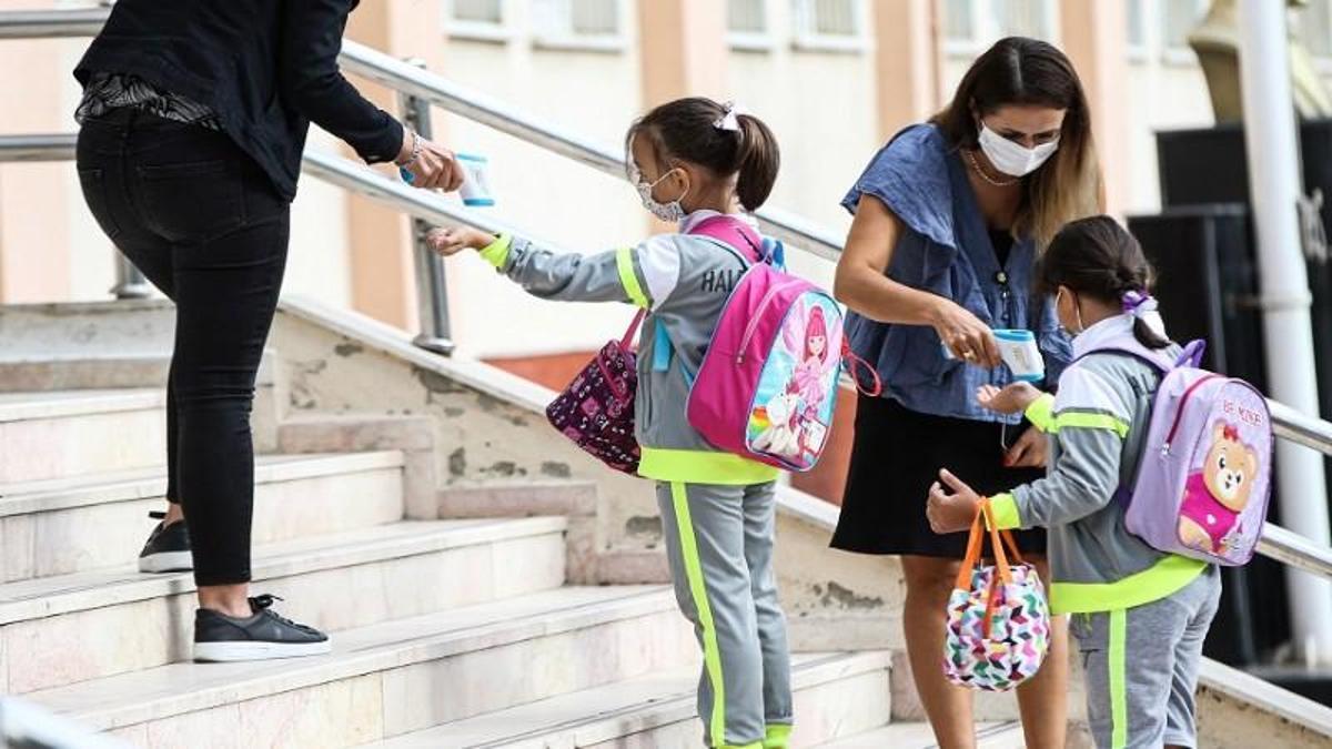 Son dakika: Velilere PCR testi zorunlu mu, aşı şart mı? Velilerden PCR ... Son dakika: Velilere PCR testi zorunlu mu, aşı şart mı? Velilerden PCR ...