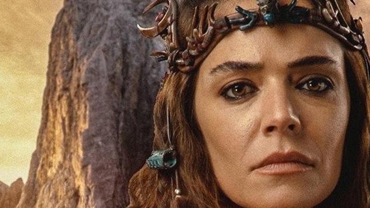 Destan Çolpan kimdir? Destan dizisindeki Çolpan Hatun'u İpek Karapınar ...