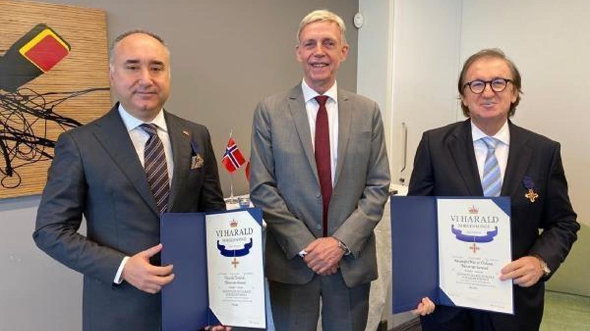 Turizmci Burak Tonbul ve Nüvit Özkan'a Norveç'ten Kraliyet Nişanı ...
