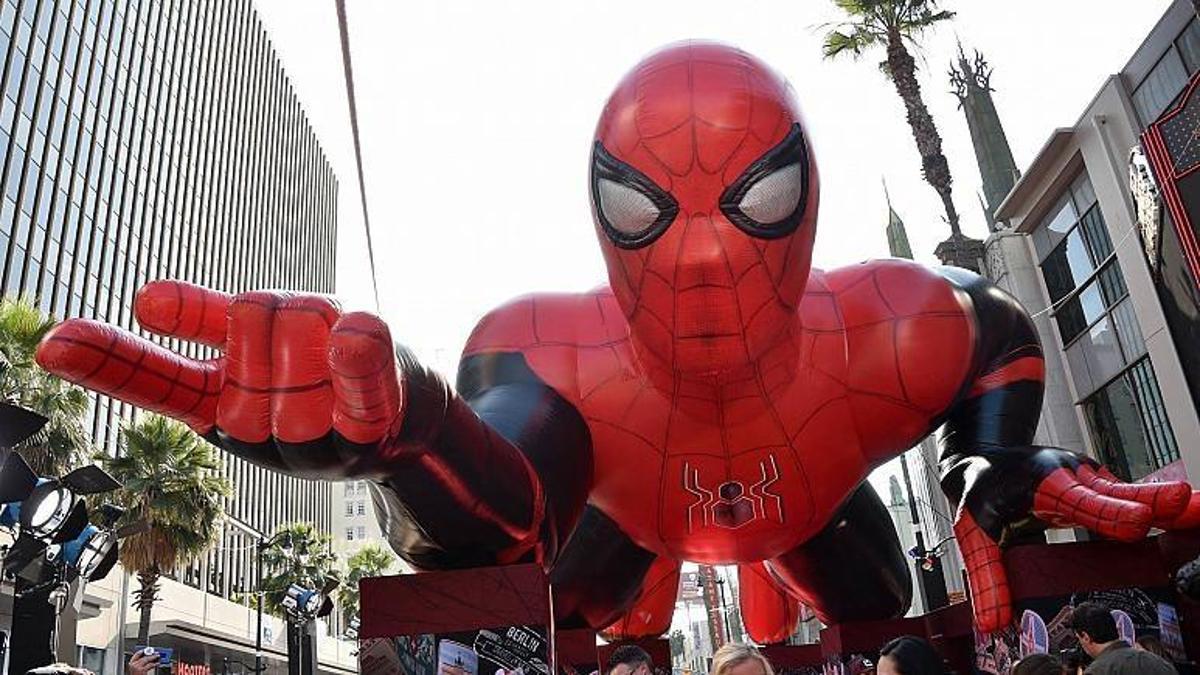 Spider-Man filmi , Covid-19 salgınına rağmen dünyada 1 milyar dolardan ...