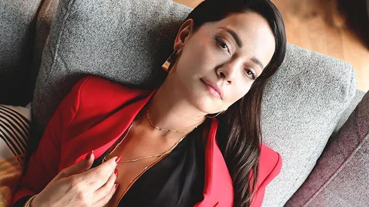 Sezin Akbaşoğulları: Defalarca aşık oldum yine olurum - Son Dakika ...