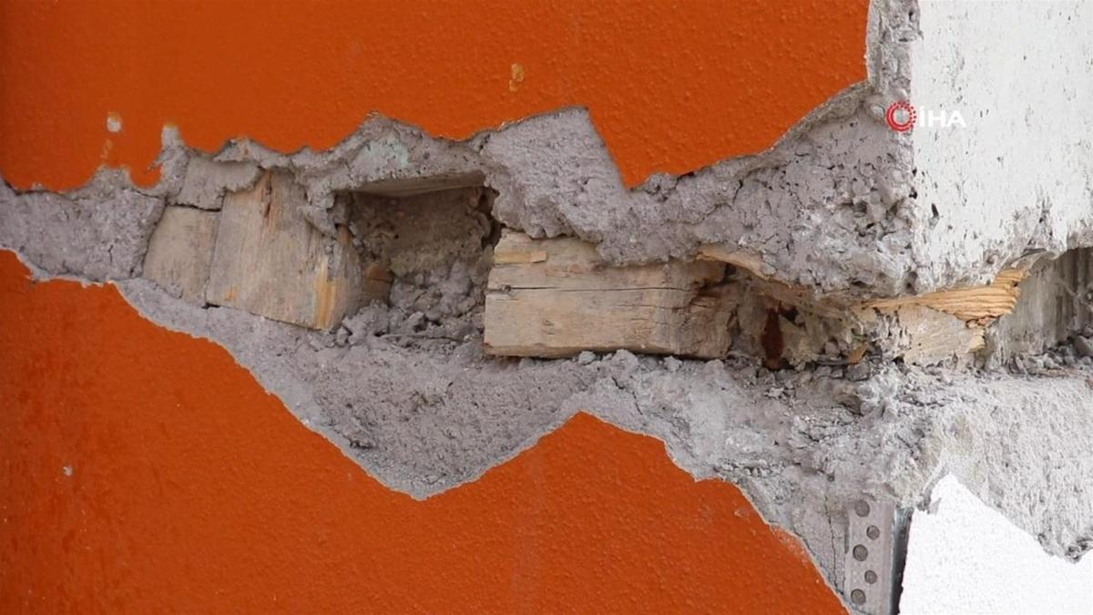 Kolonların içine tahta doldurmuşlar - Güncel Haberler | Video