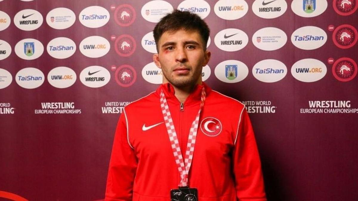Süleyman Atlı, gümüş madalya kazandı - Spor Haberleri