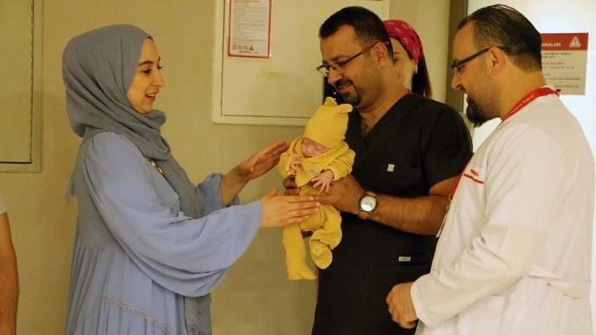 750 gram doğan Ali bebek 3 ay içerisinde üç ameliyat geçirdi - Sağlık ...
