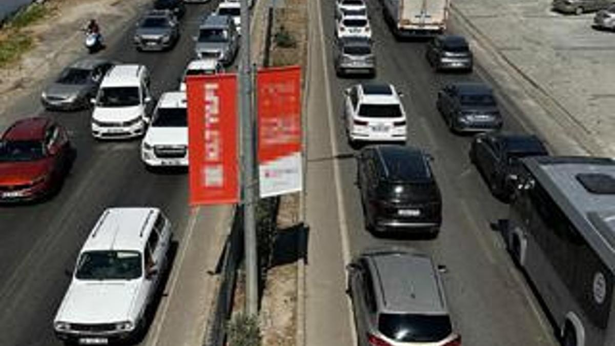 Bodrum'da su isale hattı patladı, cadde suyla doldu - Güncel Haberler