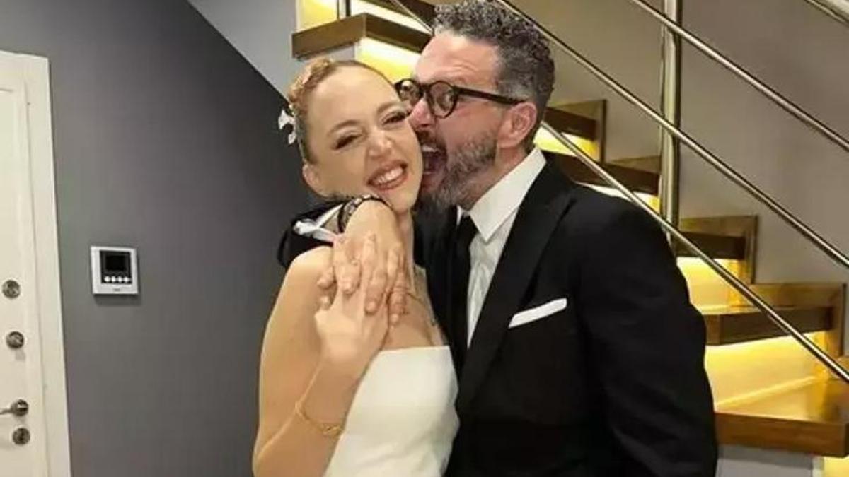 İbrahim Selim ile Daye Ay nişan yüzüklerini taktı - Magazin Haberleri