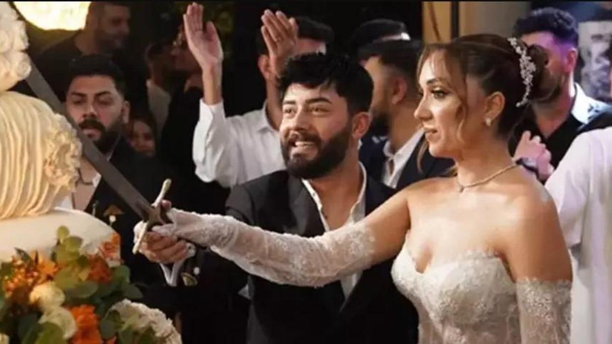 Kurtuluş Kuş, 10 yıllık sevgilisi Nezaket Şimşek ile evlendi - Magazin ...