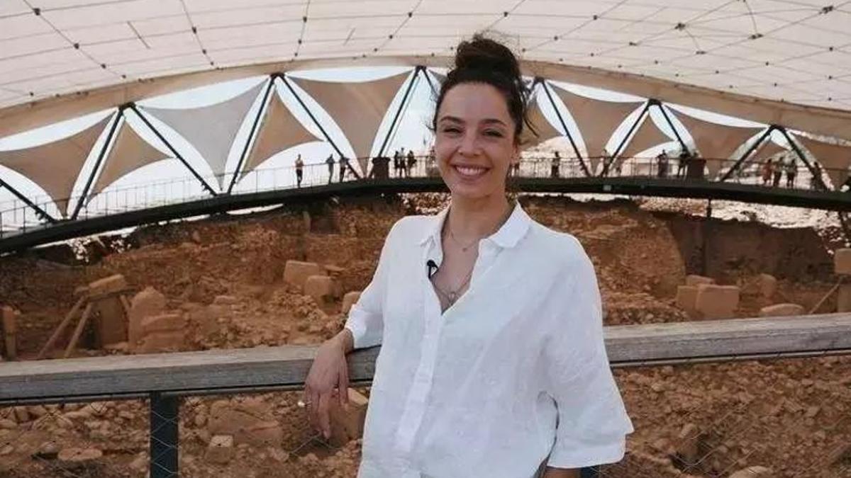 Yedi aylık hamile olan Azra Akın'dan cinsiyet açıklaması - Magazin ...