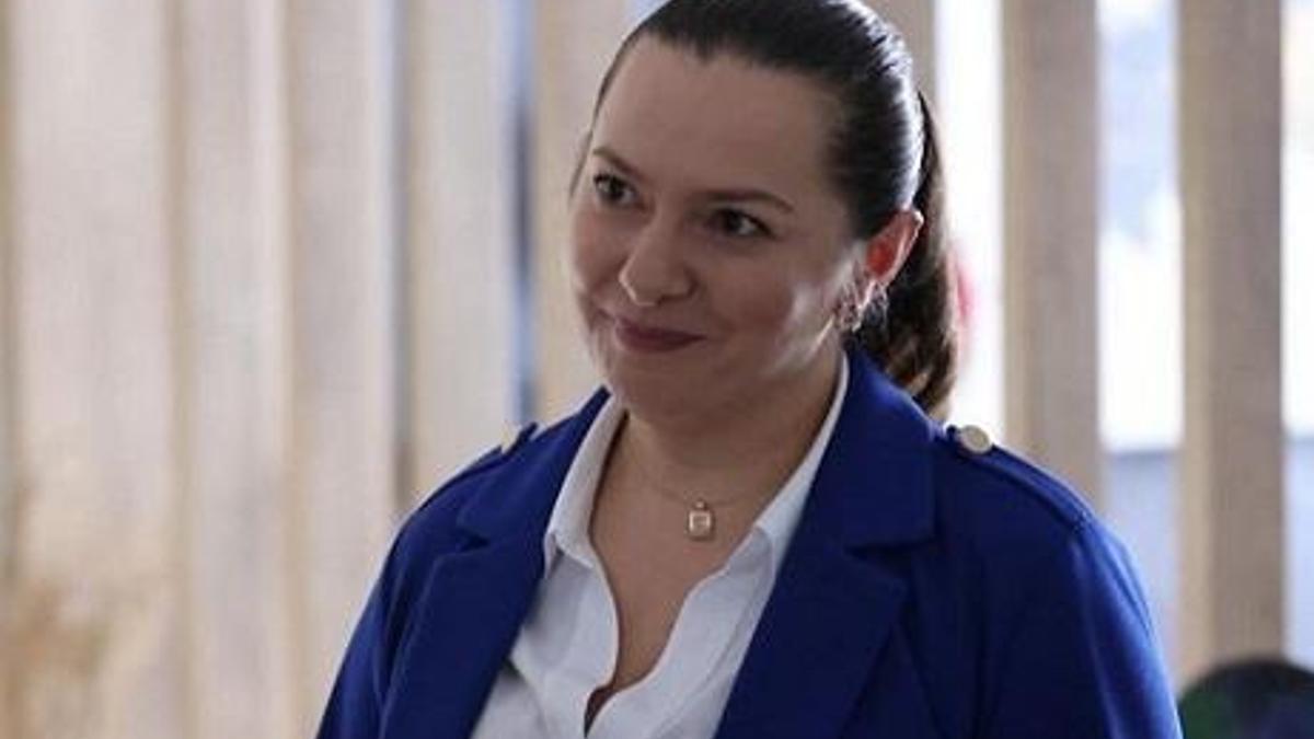 İnci Taneleri Sibel kimdir? Sibeli oynayan Begüm Atak kaç yaşında ...