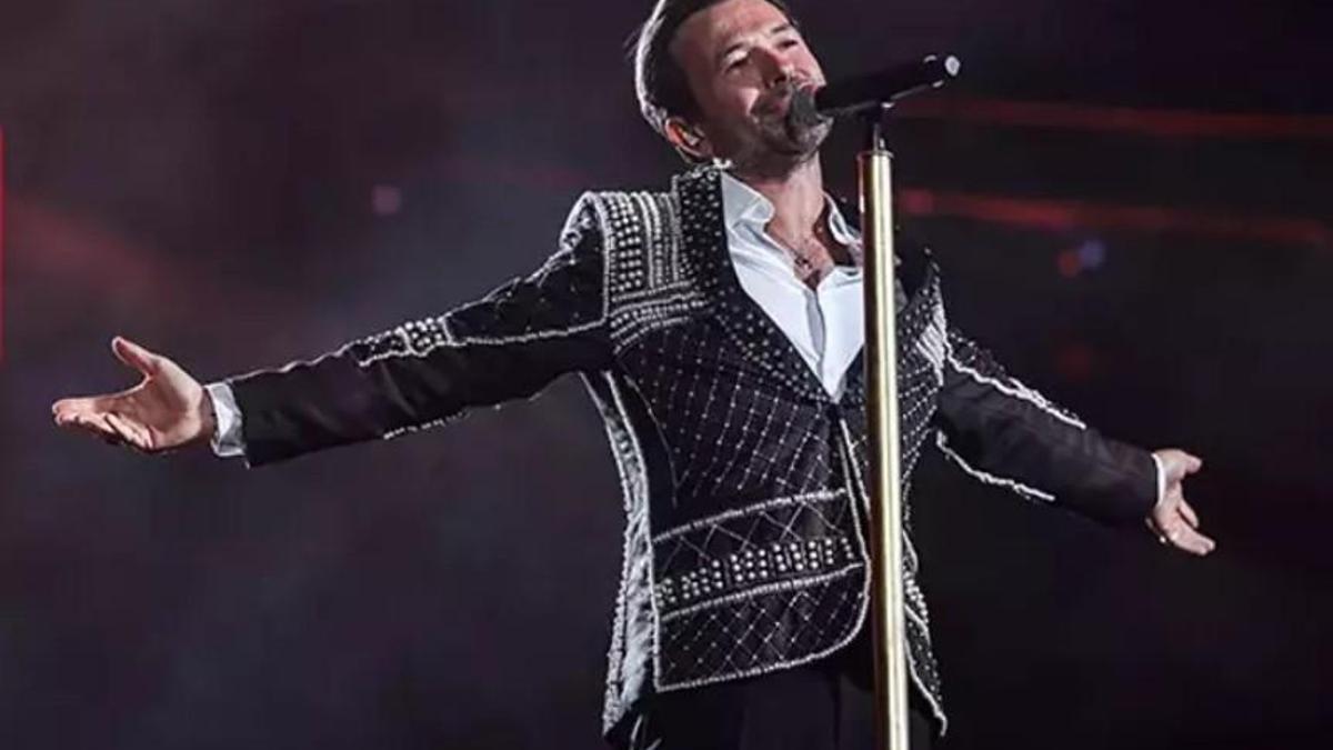 Yalın'dan 20. yılına özel 40 bin kişilik konser! - Son Dakika Magazin ...